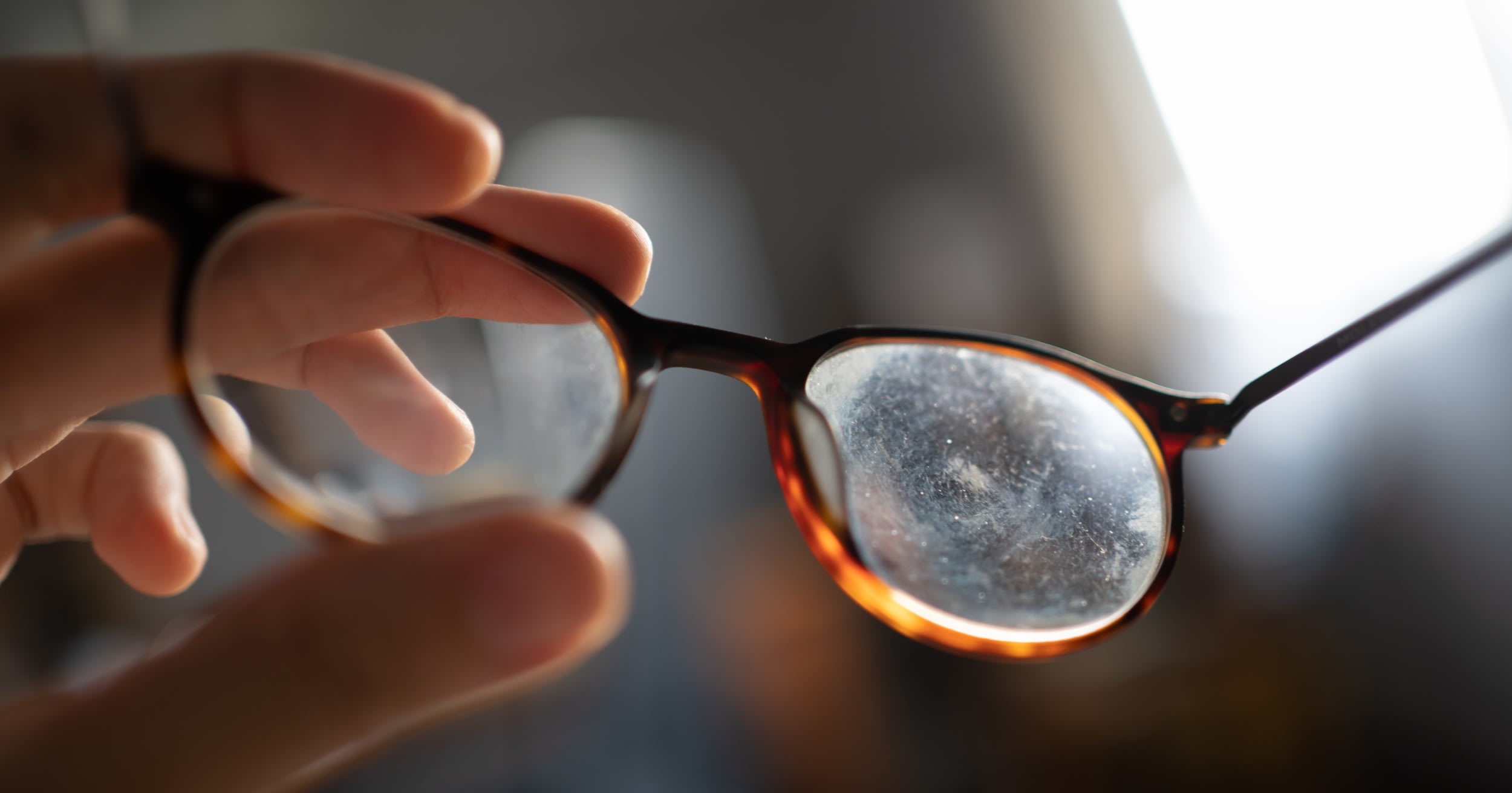 How to Clean Eyeglasses | 1-800 Contacts