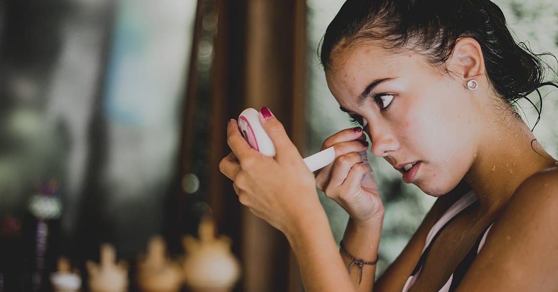 How to Put in Contacts | Eye Society | 1-800 Contacts