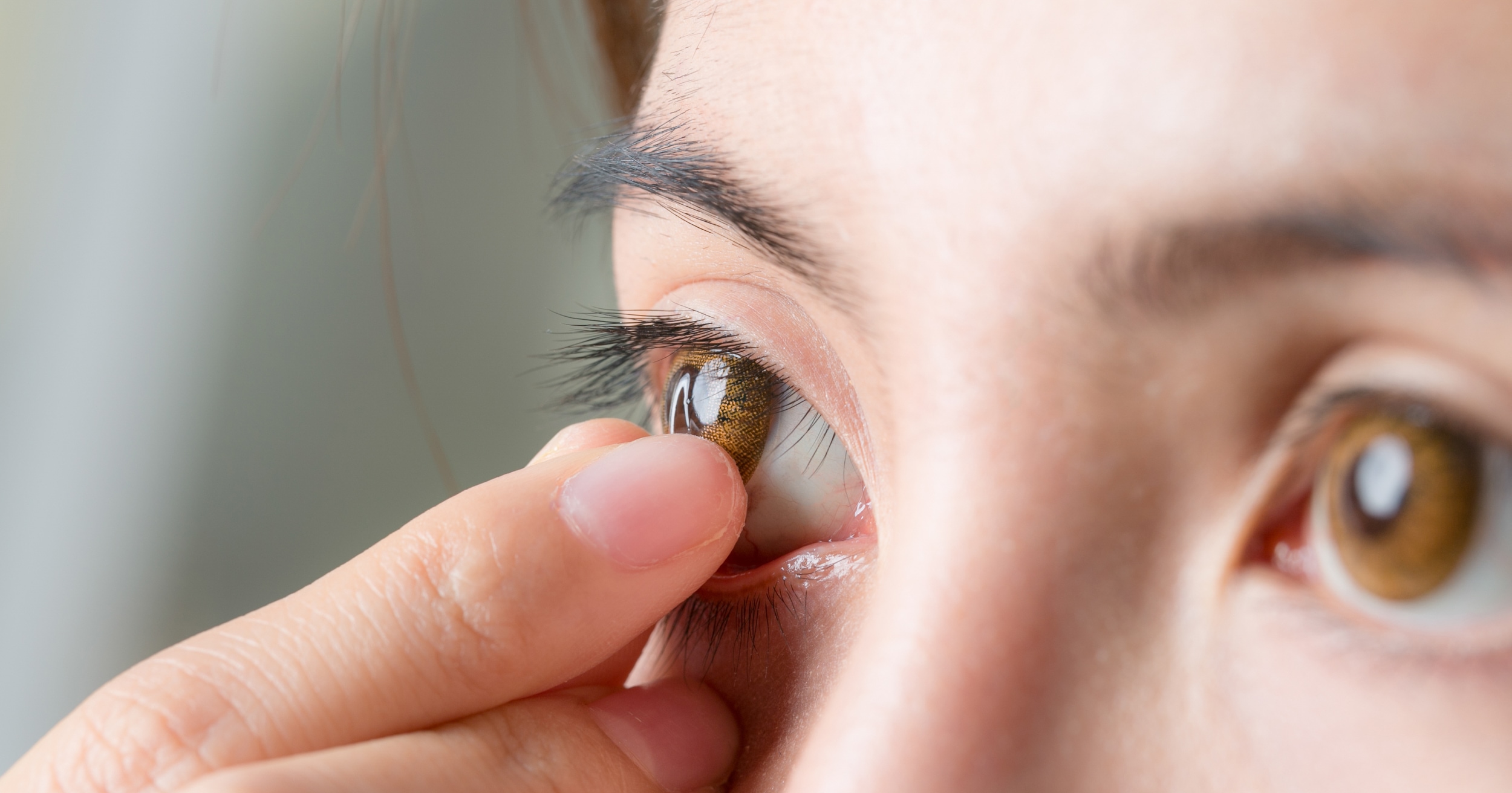 How Many Hours Can You Wear Eye Contacts